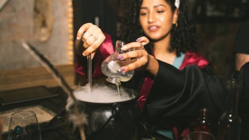 Potions 101: A Beginner's Guide For Harry Potter Series Lovers Only ...